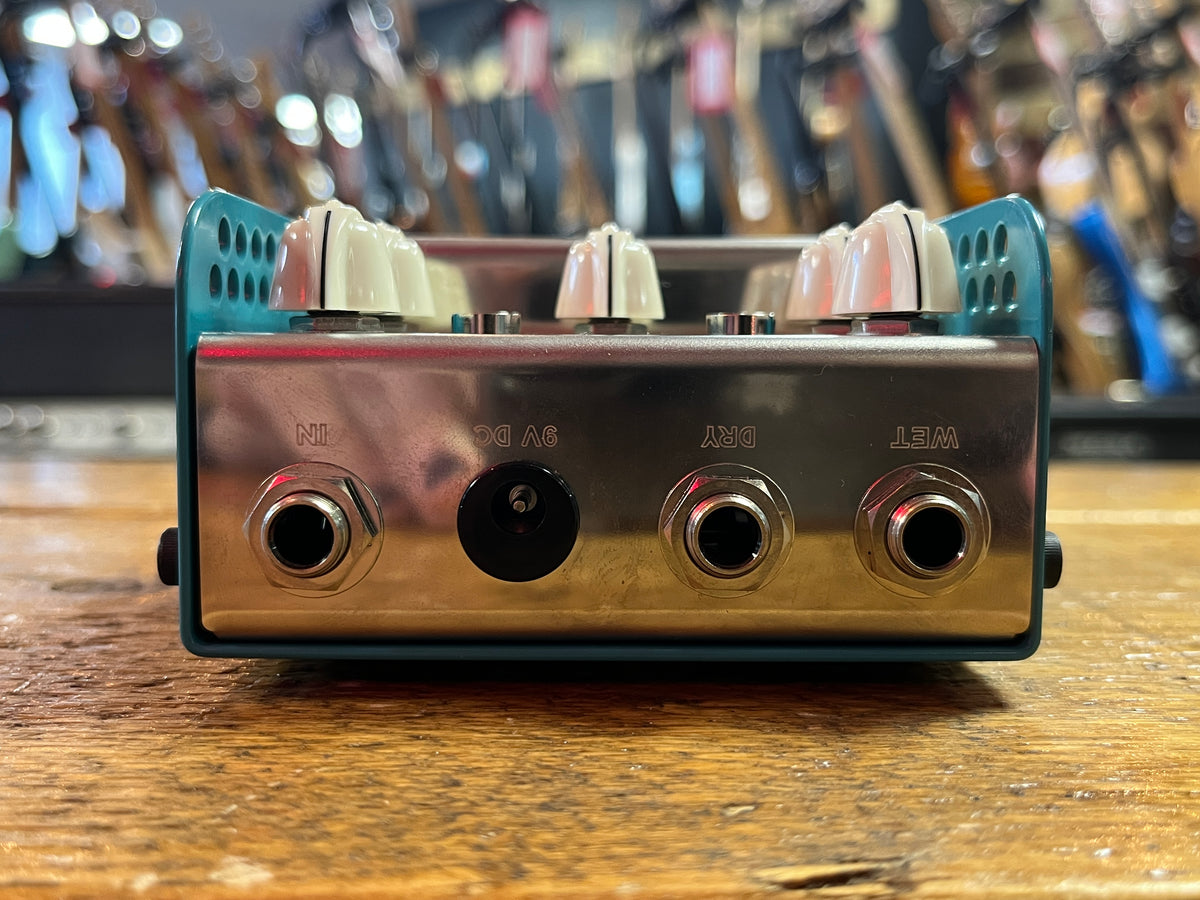 ThorpyFX Deep Oggin Chorus/Vibrato – MotoMusic