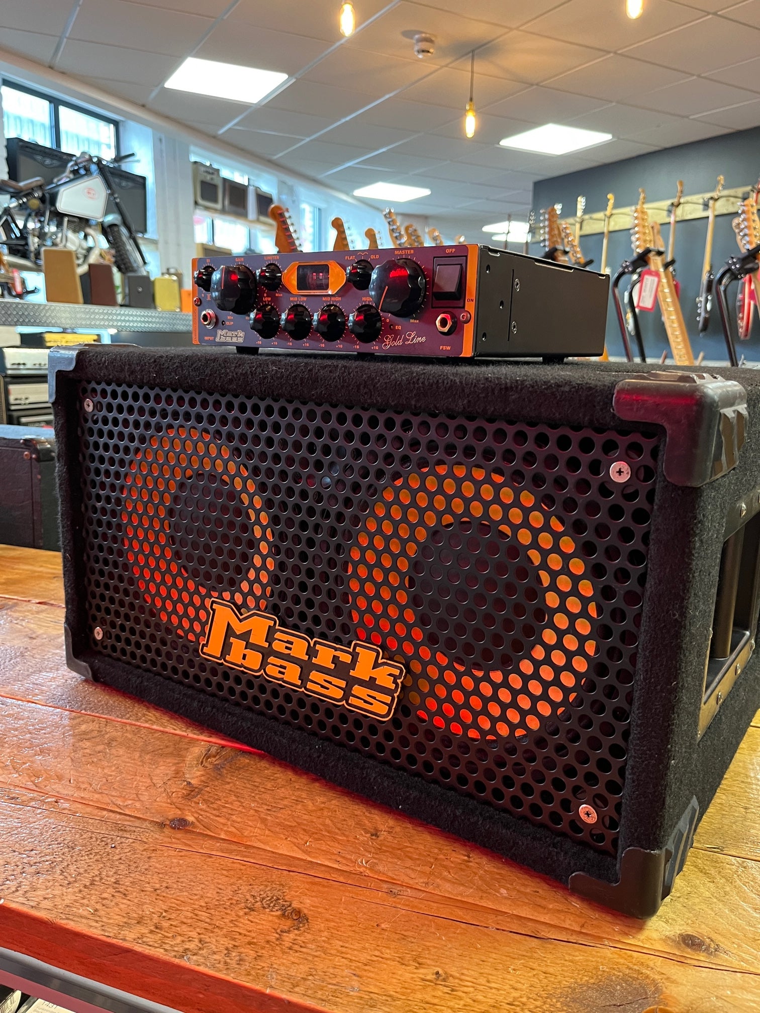 MarkBass Little Mark Vintage Head and 210 Traveller Speaker Cabinet ...