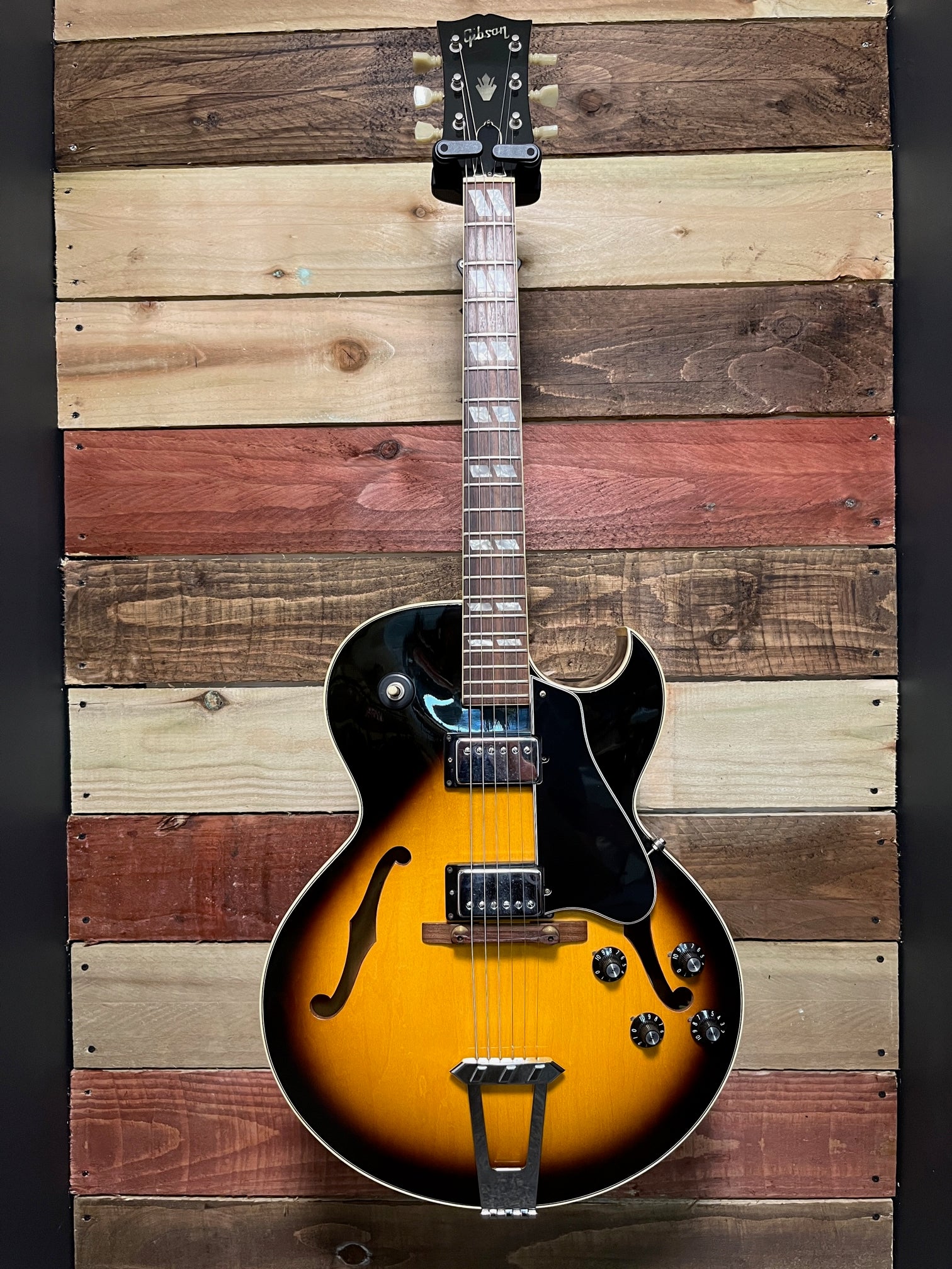 Gibson ES-175D Sunburst 1976 – MotoMusic