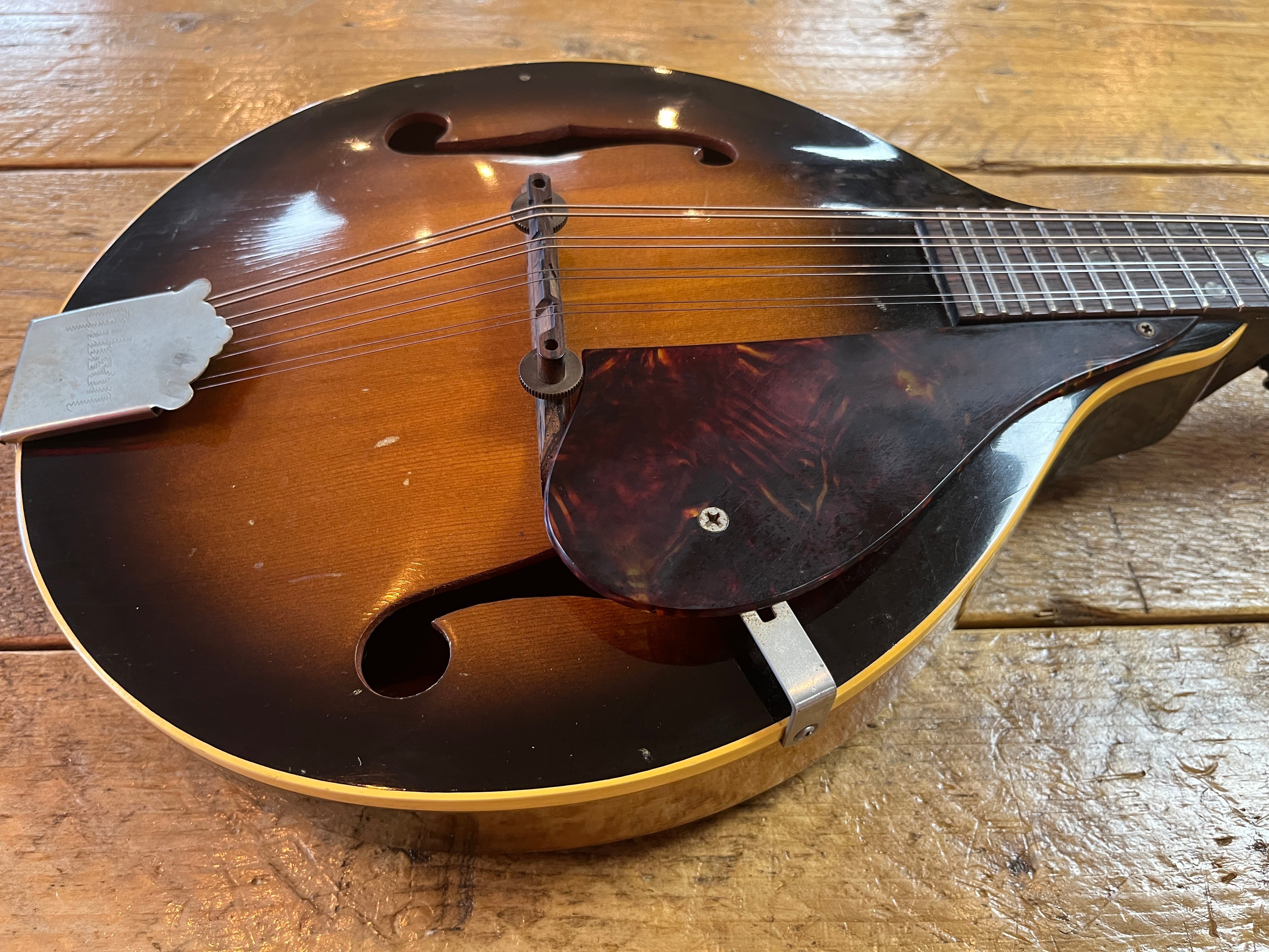 Gibson A-40 Mandolin 1960`s Sunburst – MotoMusic