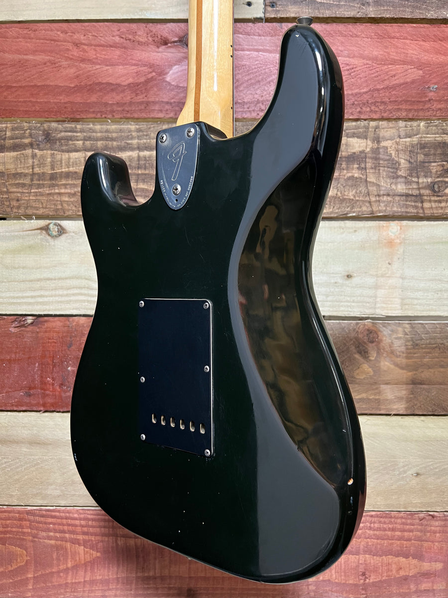 1976 Fender Stratocaster with Rosewood Fretboard Black – MotoMusic