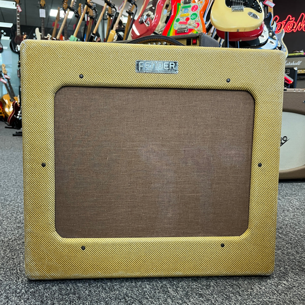 Fender Pro 5A5 TV Front 18-Watt 1x15" Guitar Combo 1950's- Tweed ...