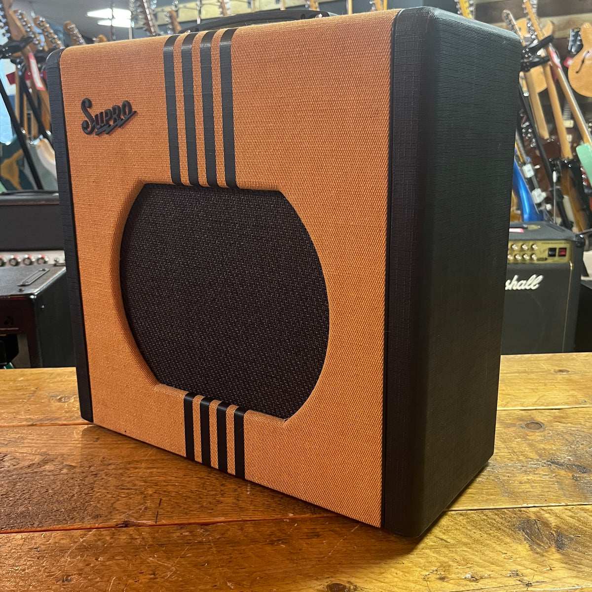 Supro 1822R Delta King 12 15-Watt 1x12" Guitar Combo 2025 Tweed – MotoMusic