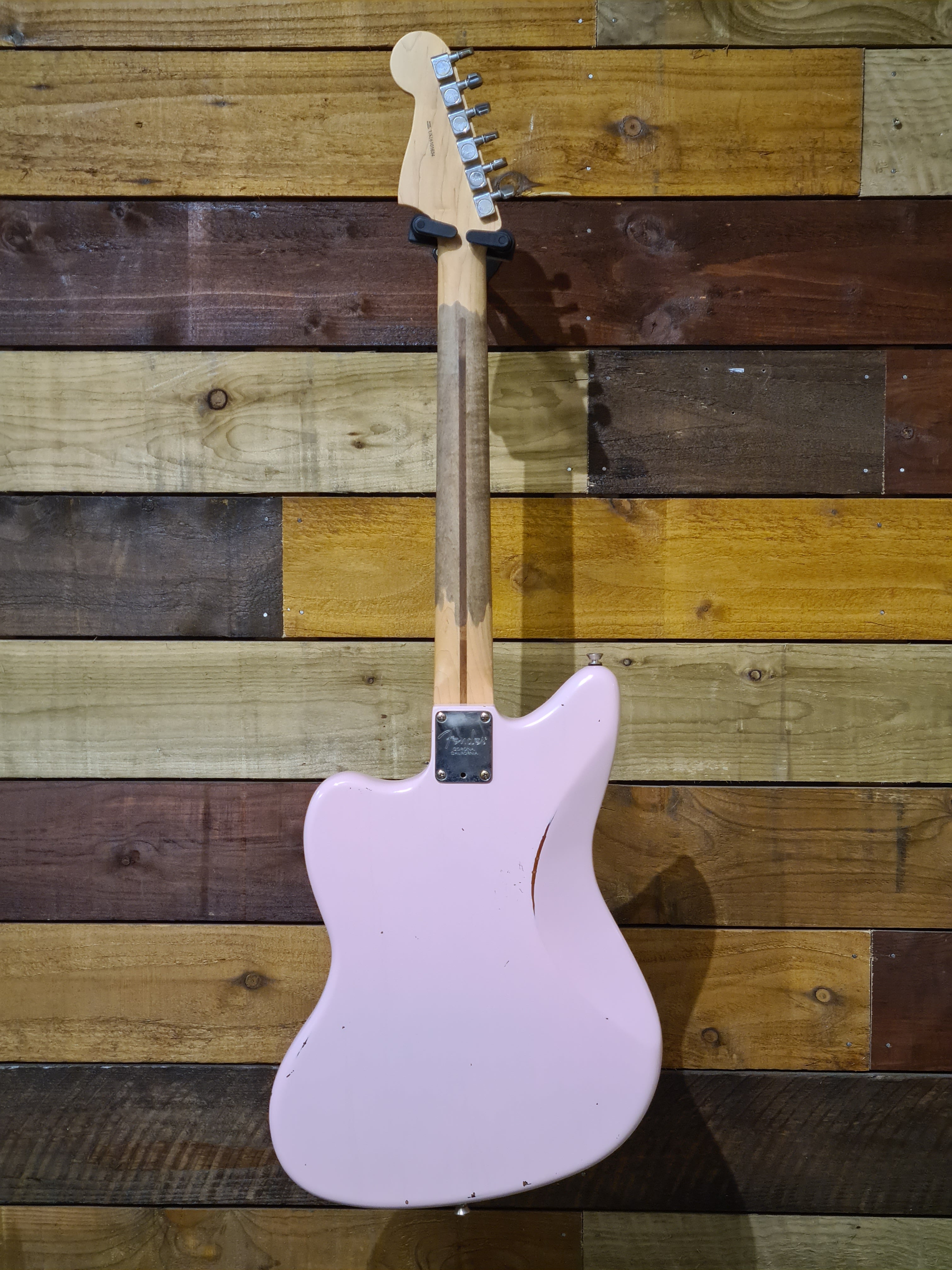 Fender American Professional Jazzmaster in Reliced Shell Pink – MotoMusic