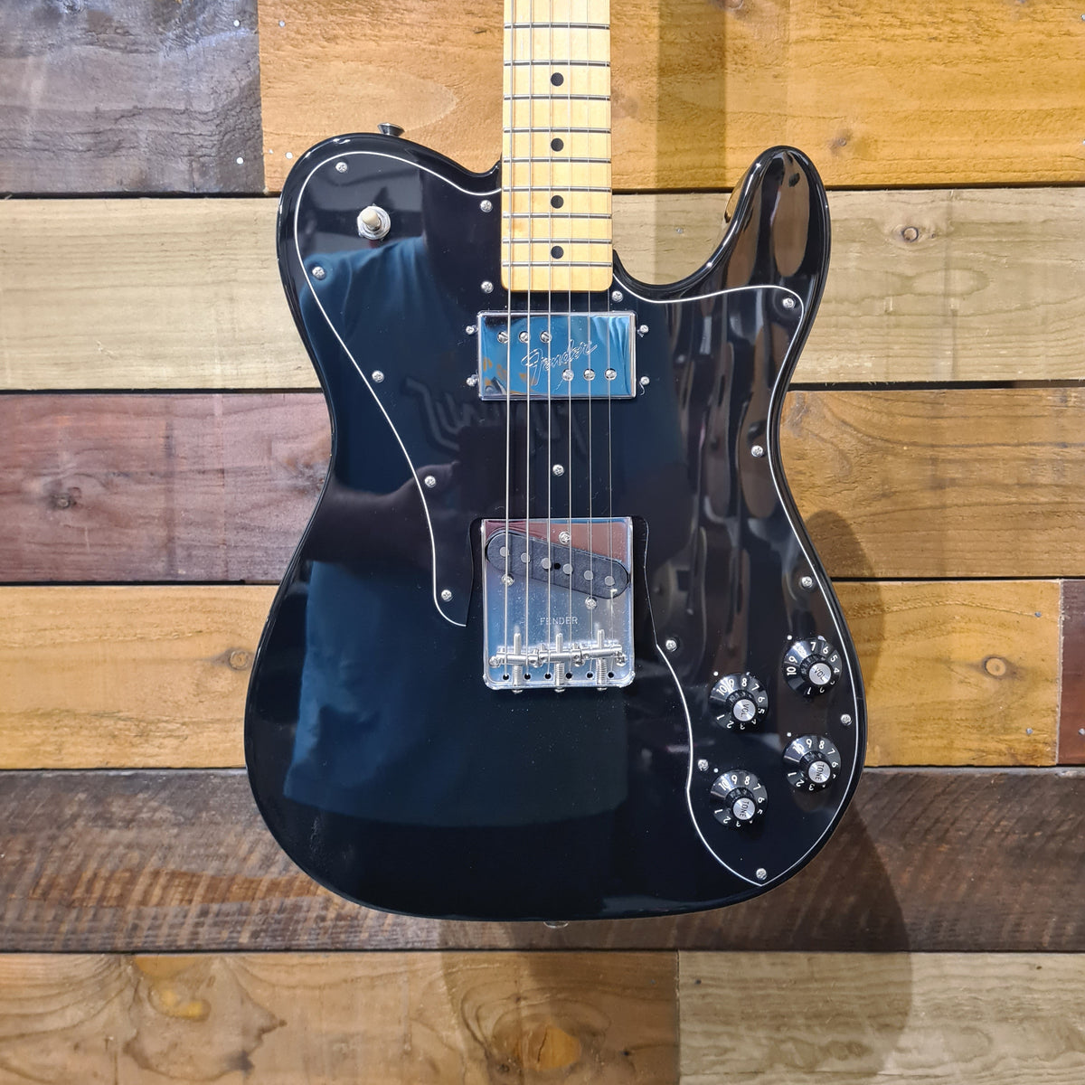 Fender Vintera 70s Custom Telecaster - Black – MotoMusic