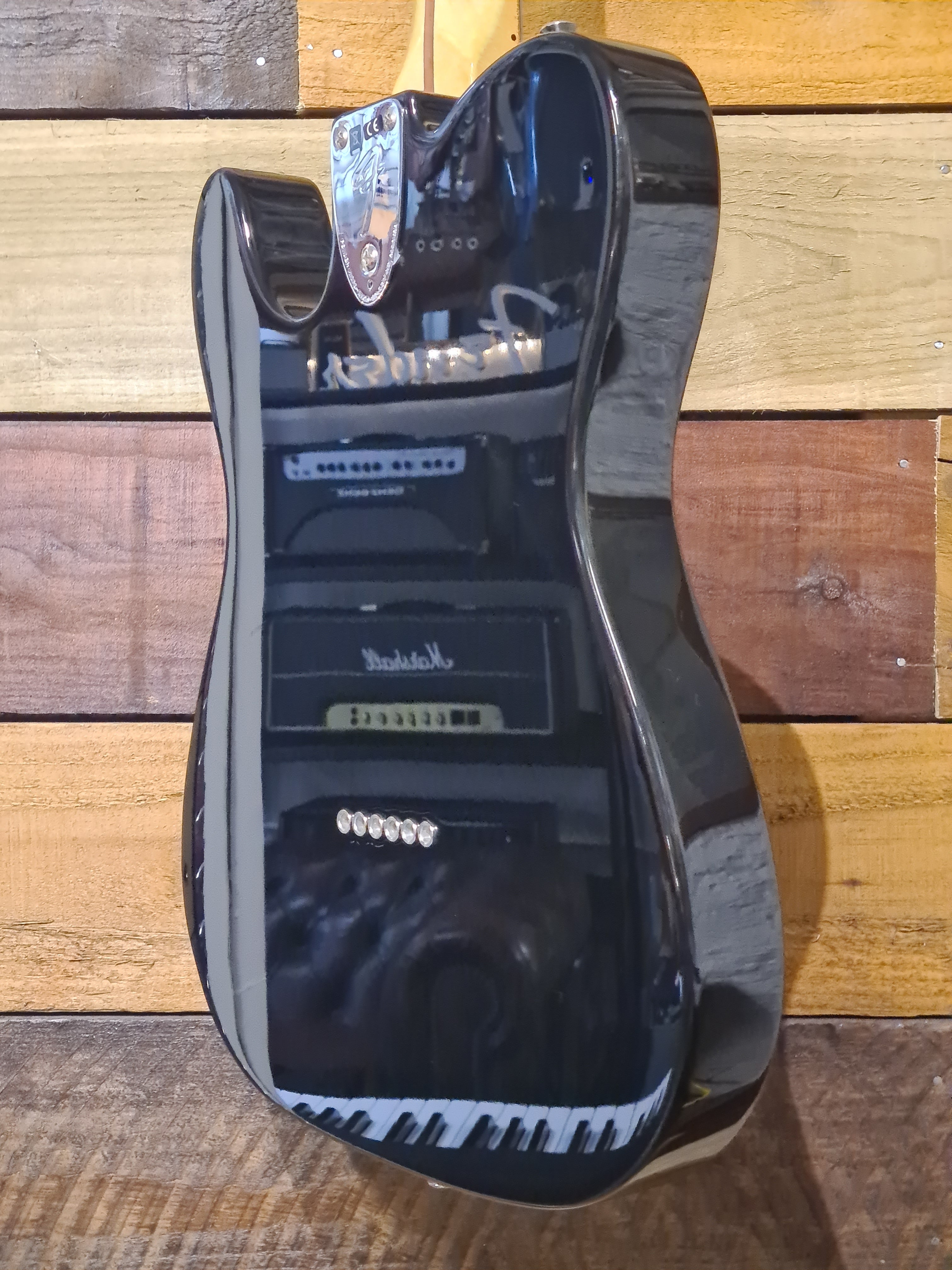 Fender Vintera 70s Custom Telecaster - Black – MotoMusic