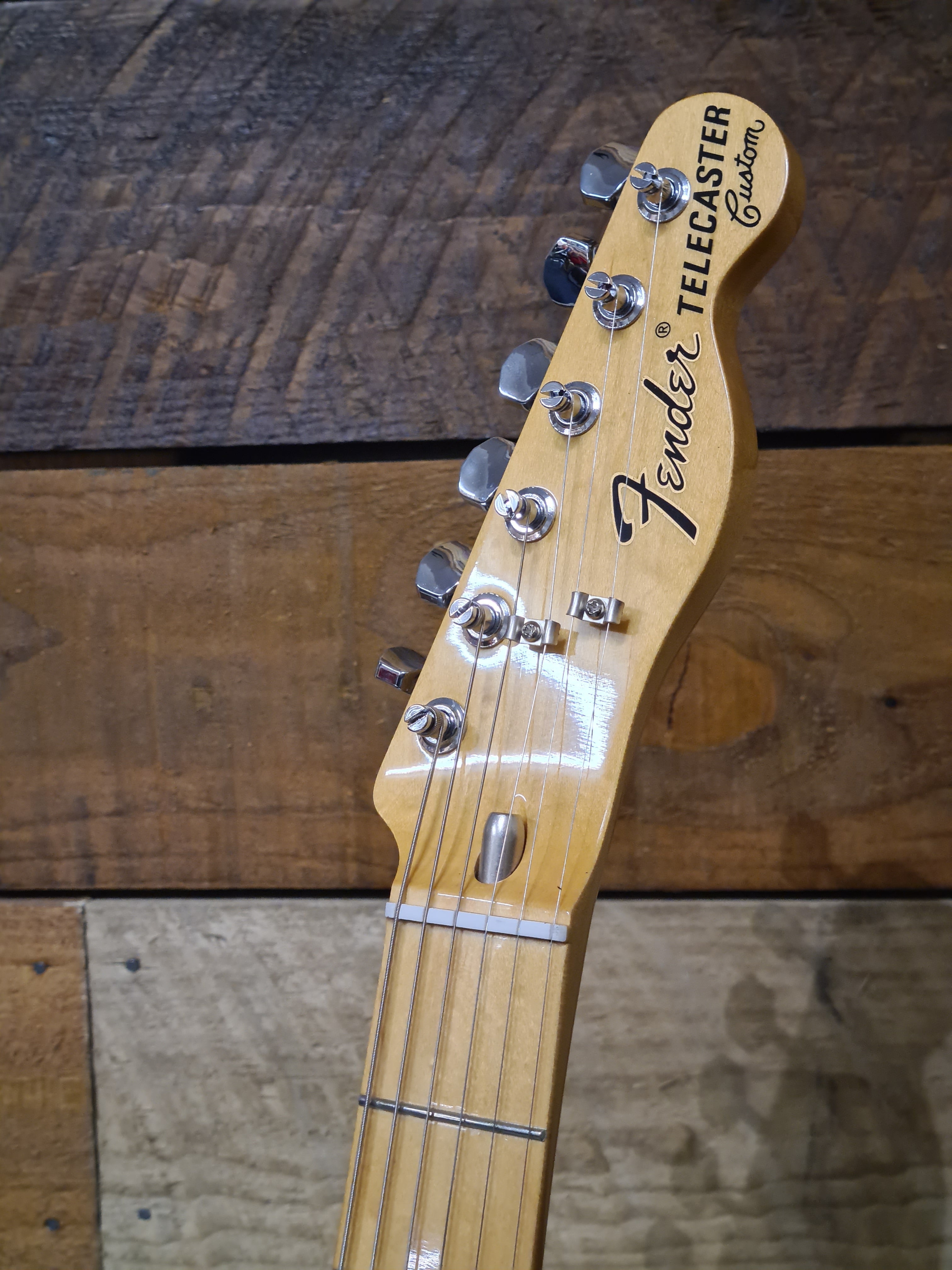 Fender Vintera 70s Custom Telecaster - Black – MotoMusic
