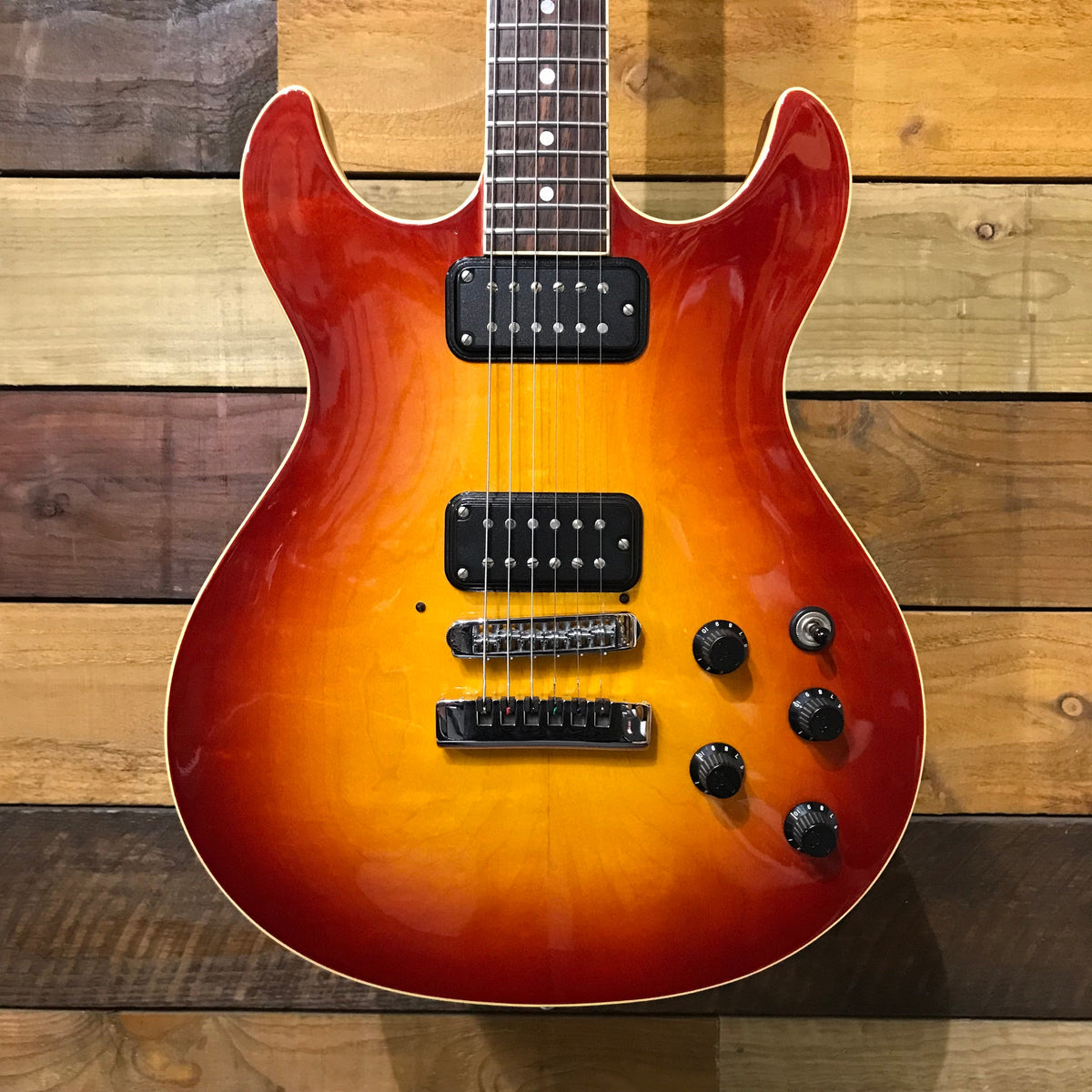 Fender Esprit Standard in Sunburst 1988 – MotoMusic