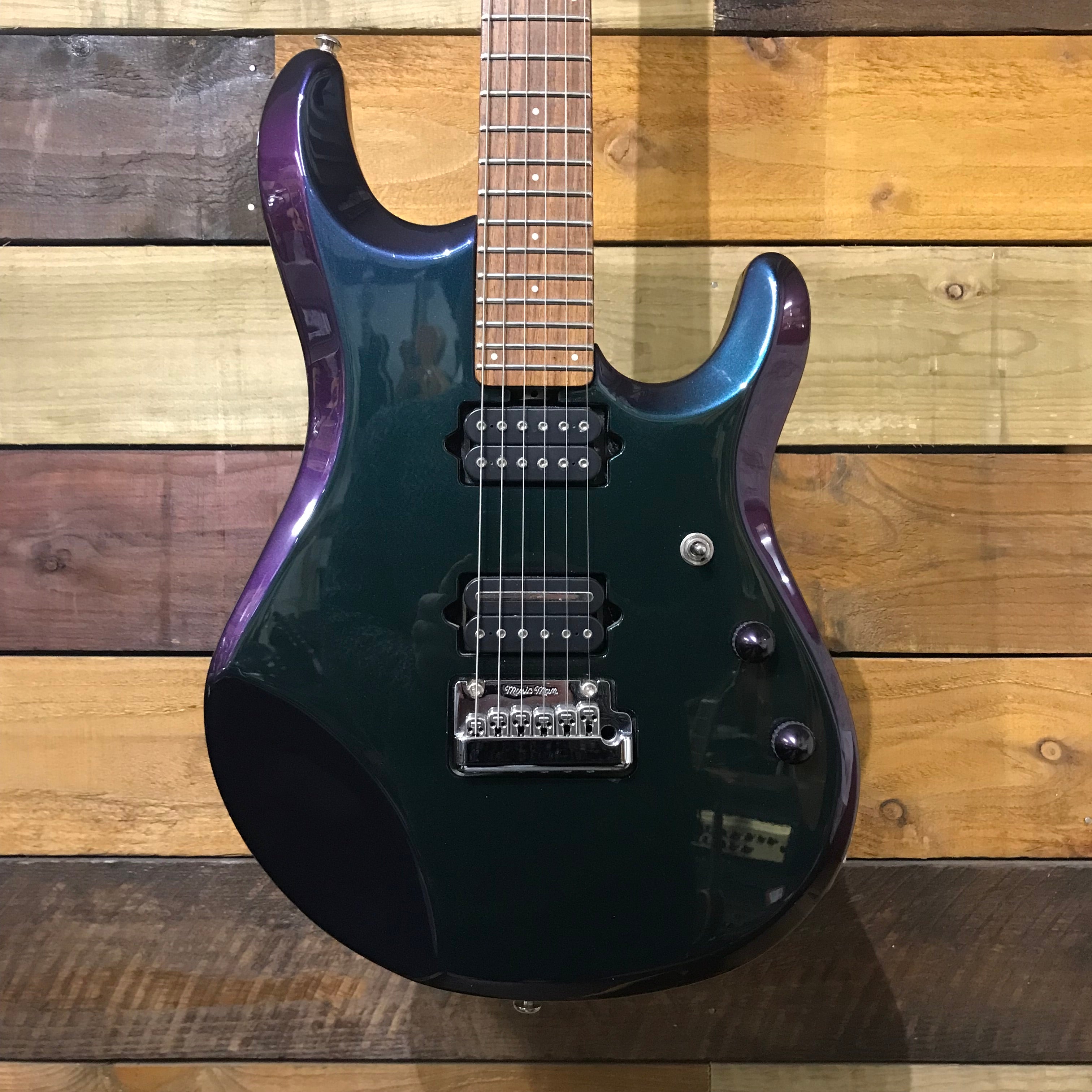 Ernie Ball Music Man JP6 in Mystic Dream 2007 – MotoMusic