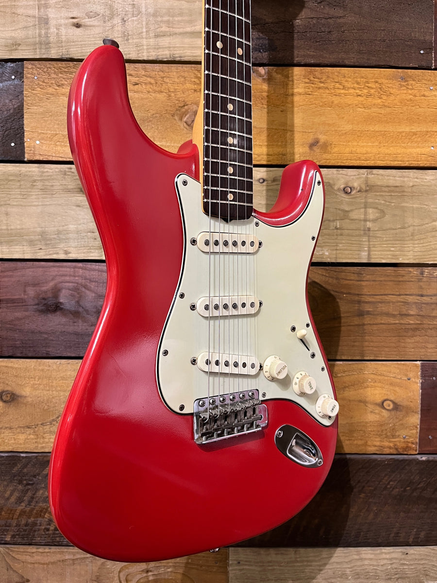 1963 Fender Stratocaster Red Re-Finish – MotoMusic