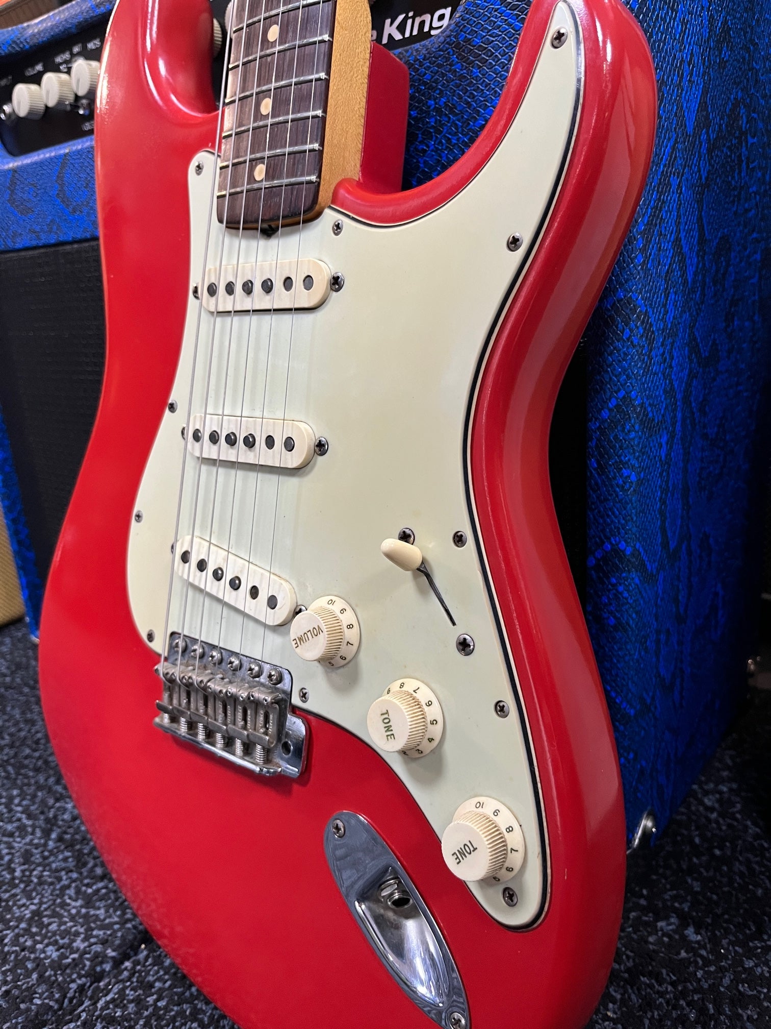 1963 Fender Stratocaster Red Re-Finish – MotoMusic
