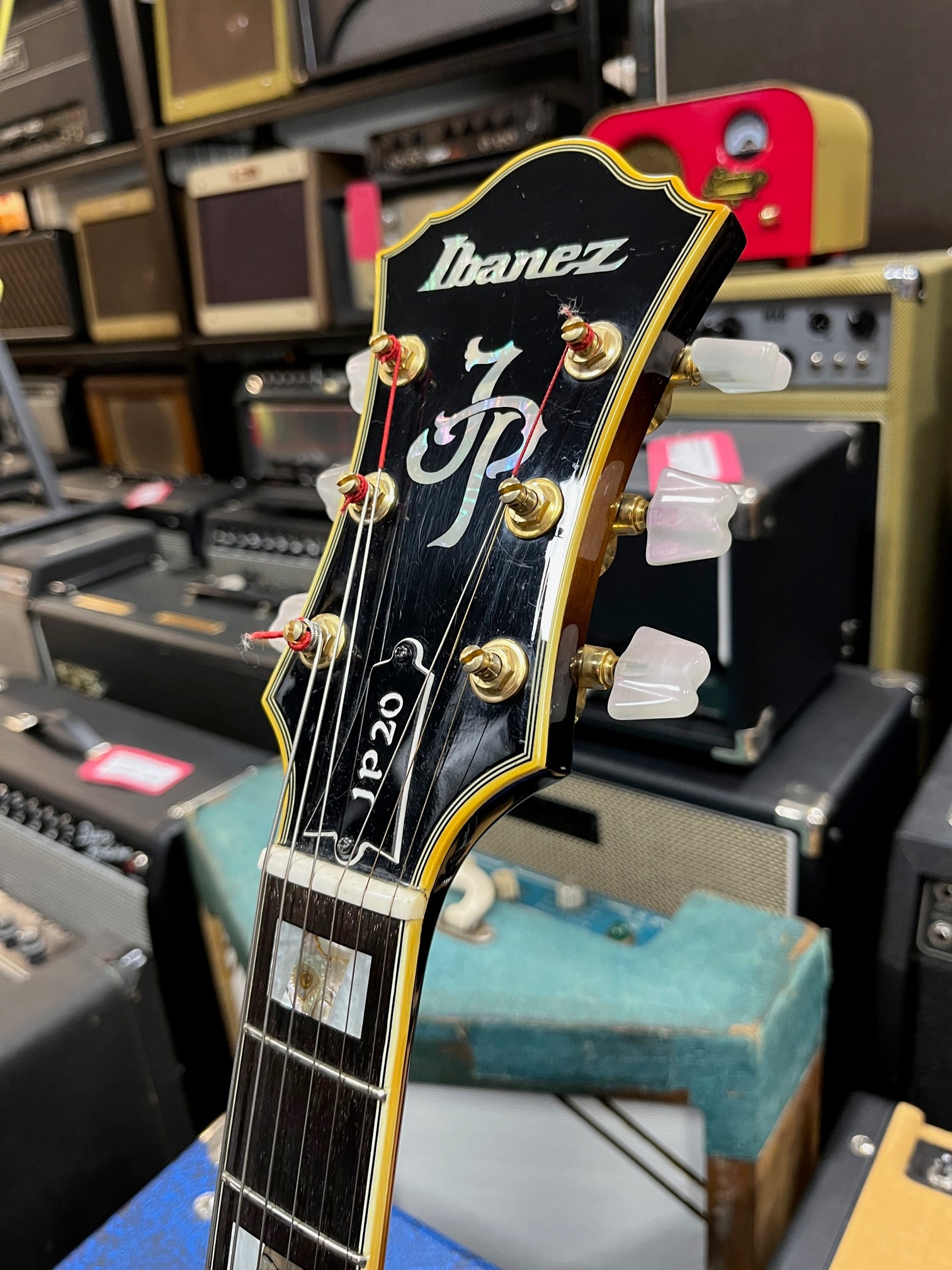 Ibanez JP20 Joe Pass Sunburst 1982 – MotoMusic