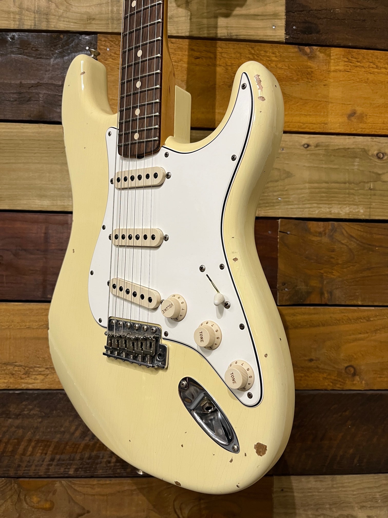 Fender Custom Shop 63 Stratocaster Aged White Relic RW – MotoMusic