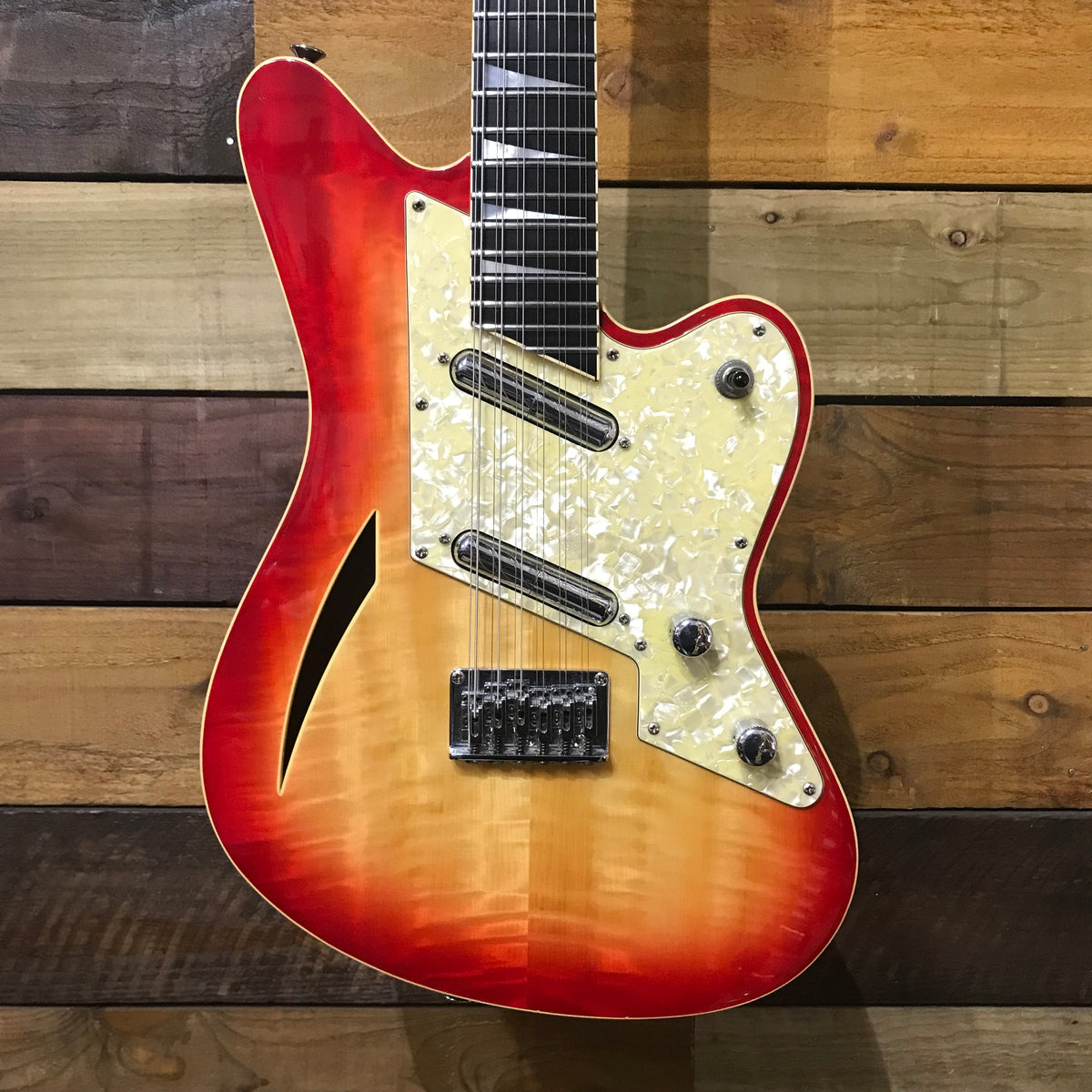 Charvel Surfcaster 12-String in Sunburst 1992 – MotoMusic