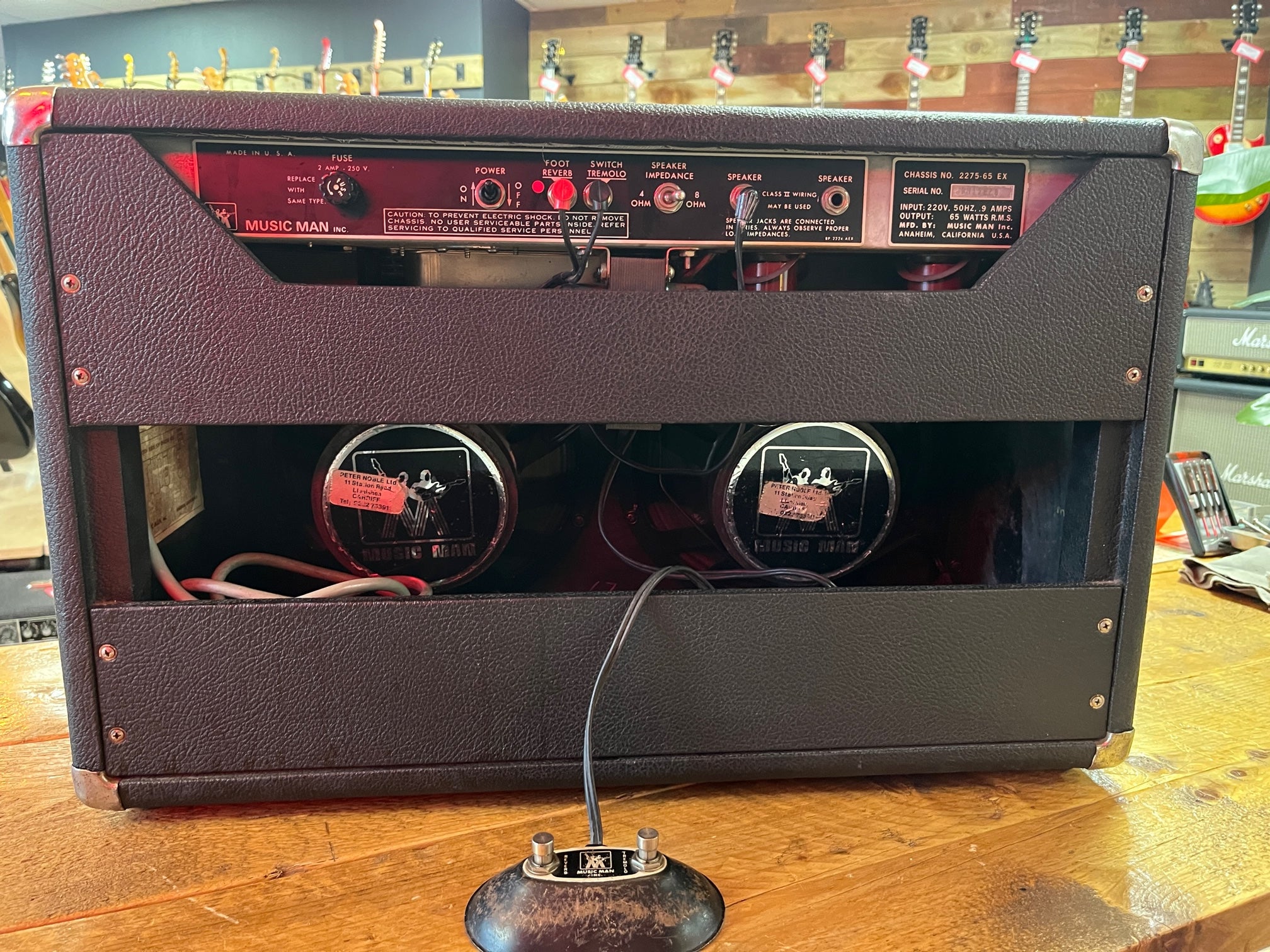 Music Man 210 ‘Sixty‑five’ combo 1975 with Full Flight Case! – MotoMusic