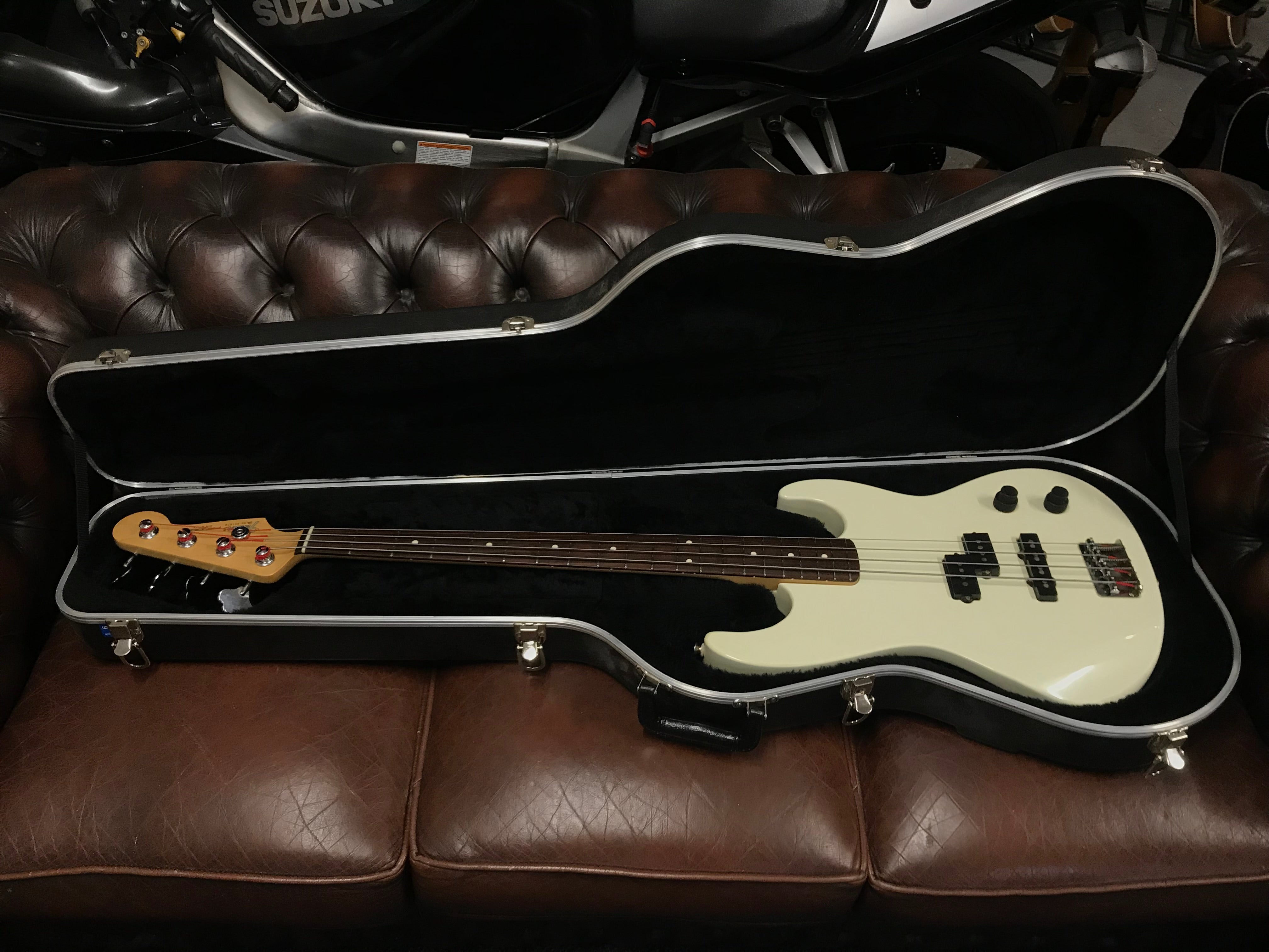 Fender Prodigy Jazz Bass 1991 – MotoMusic