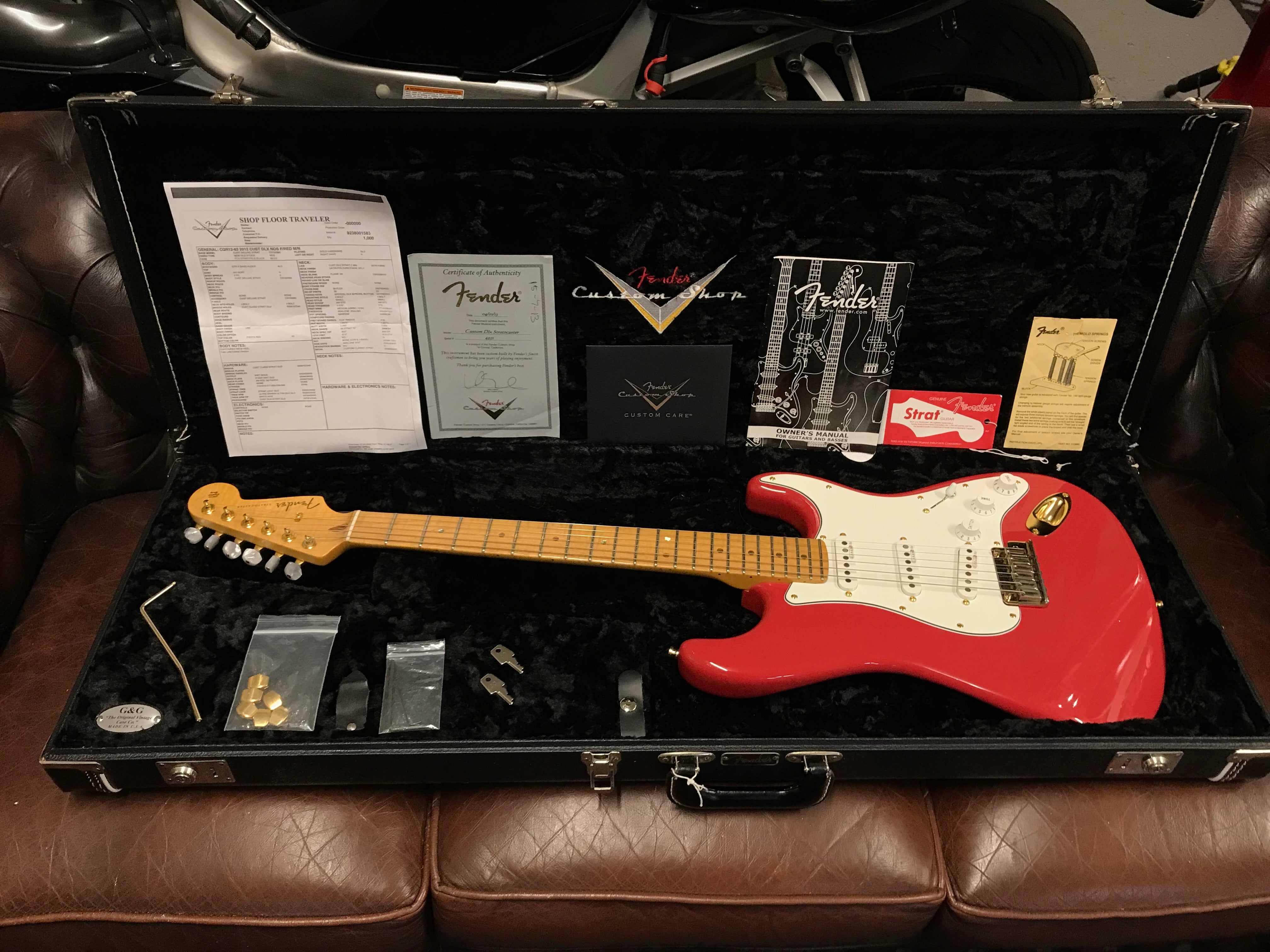 Fender Custom Shop Custom Deluxe Stratocaster "Kinsman" 2013 – MotoMusic