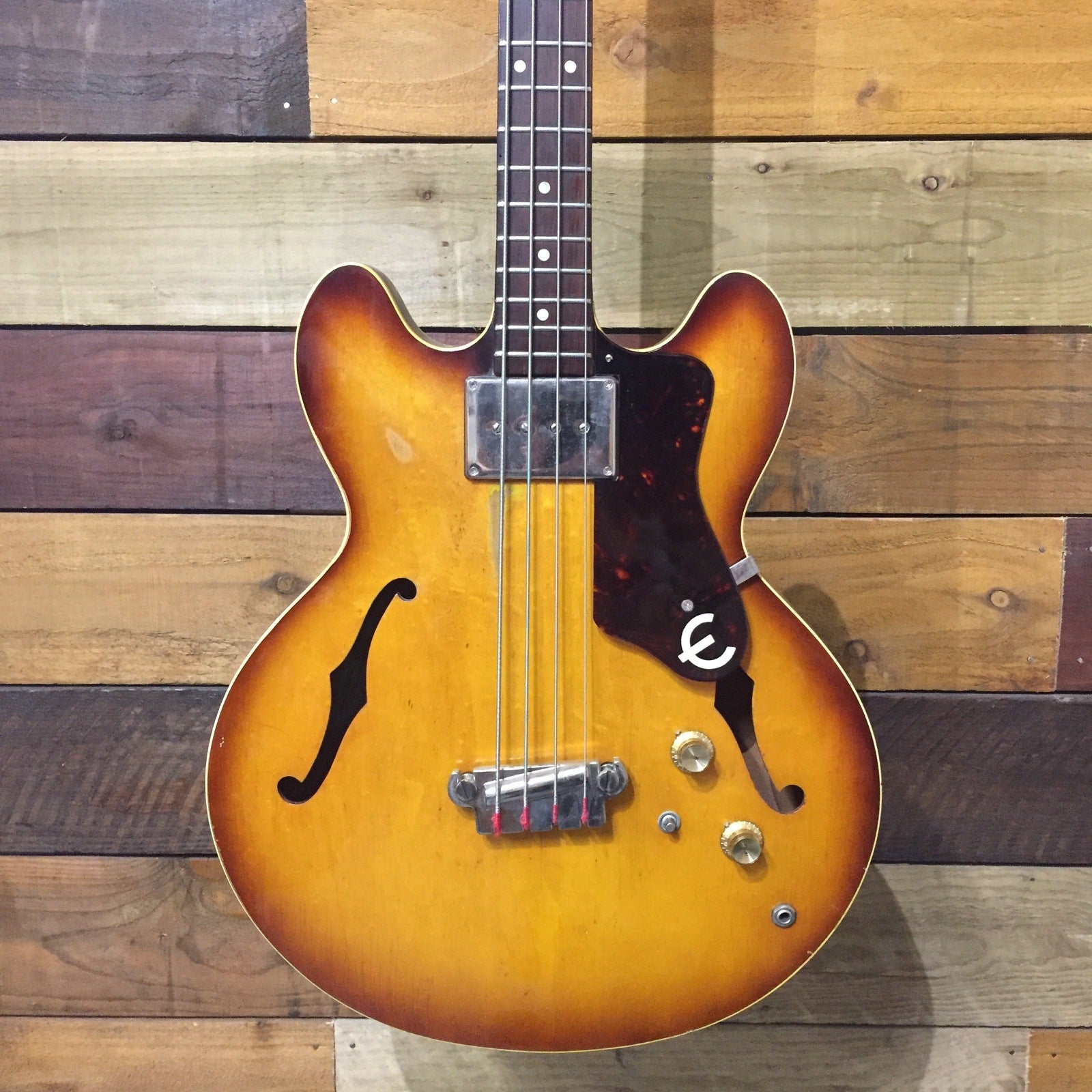 Epiphone Rivoli Bass Sunburst 1964 – MotoMusic