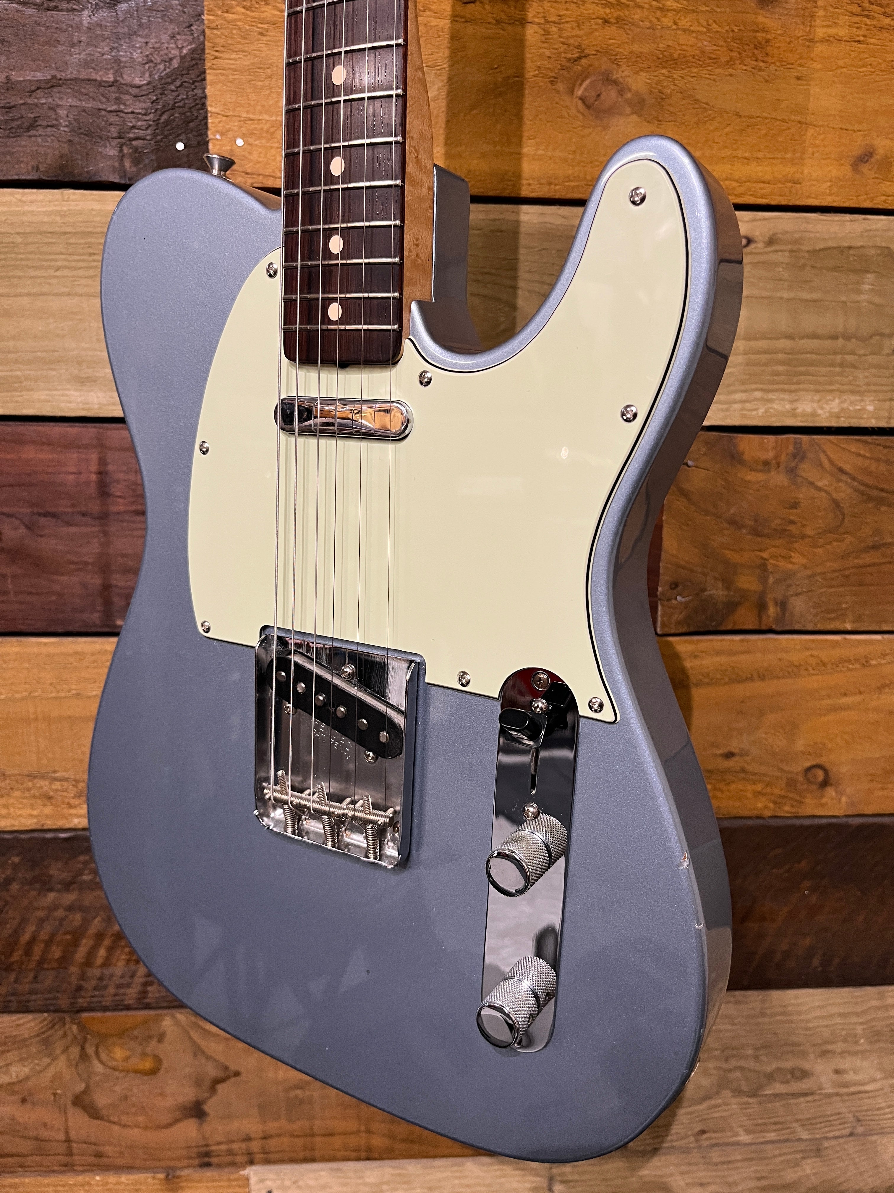 Fender Custom Shop '63 Telecaster NOS 2000 Ice Blue Metallic – MotoMusic