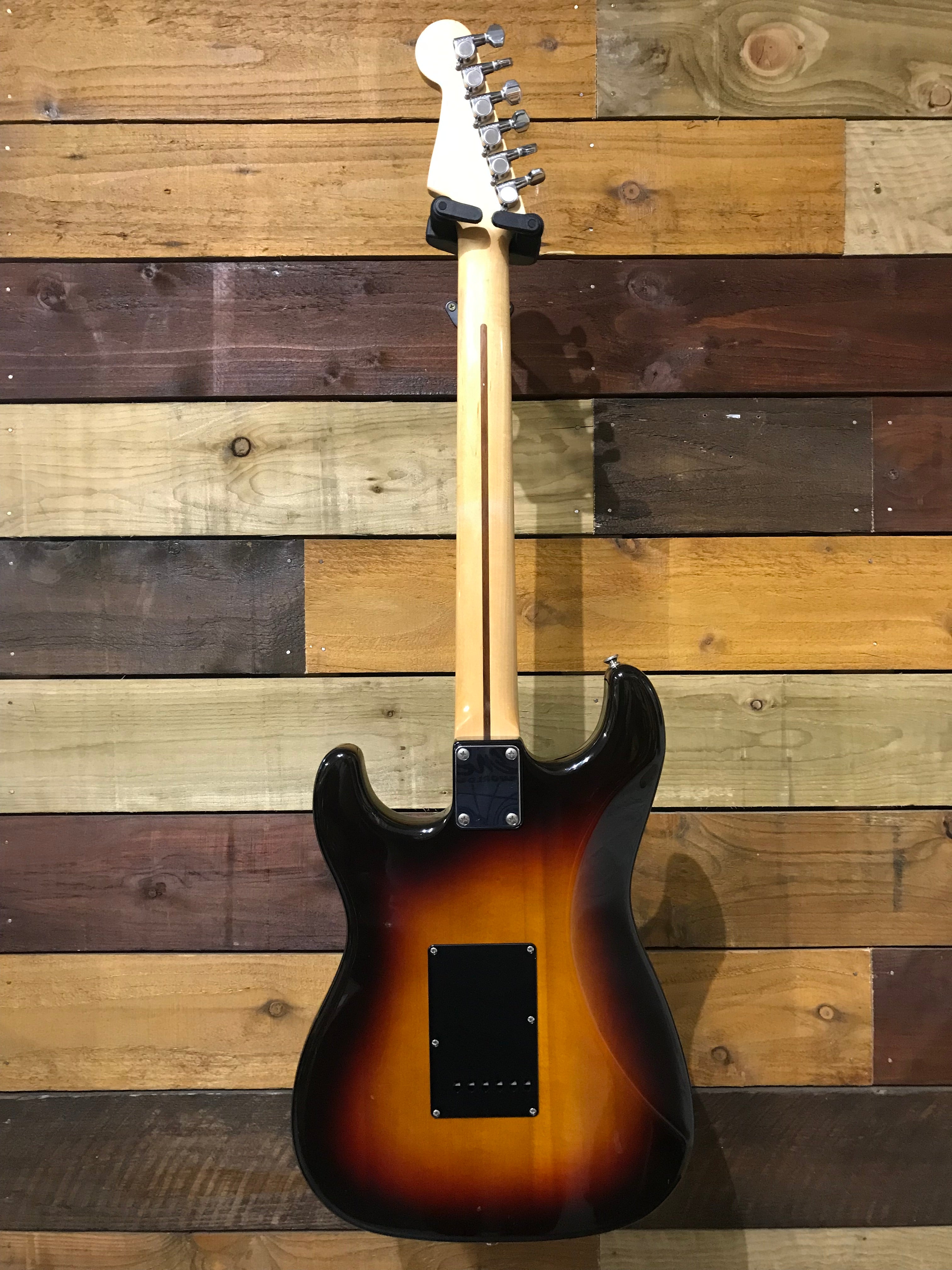 Squier Silver Series Stratocaster 1990 3-Tone Sunburst – MotoMusic
