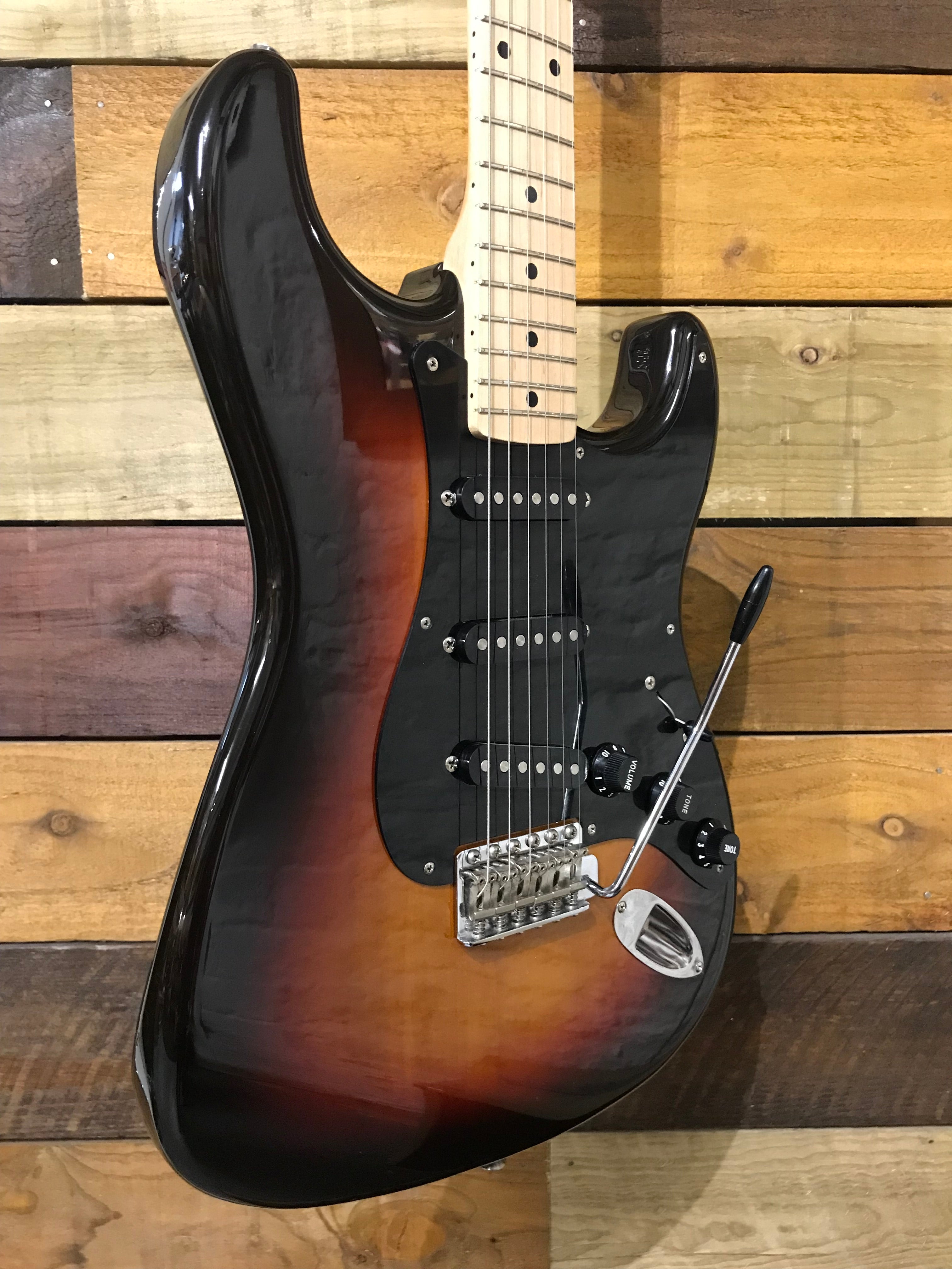 Squier Silver Series Stratocaster 1990 3-Tone Sunburst – MotoMusic